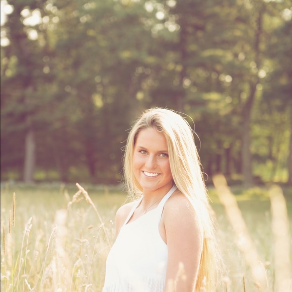 Emma's Closet (@emmalaposta) | Poshmark